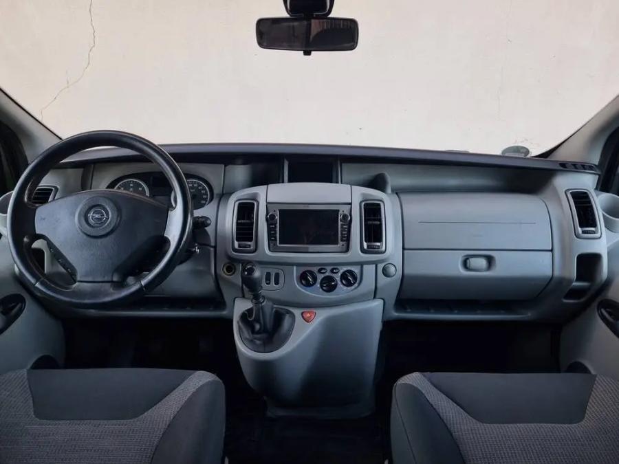 Black Opel Vivaro 2009 in Ogre, with an engine capacity of 2.50 L and mileage of 309 thousand km for 8150 €, photo 14 on AUTOMOTO.COM.LV