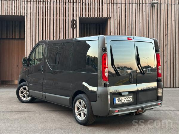 Melns Opel Vivaro 2010 Rīga, ar dzinēja tilpumu 2.50 L un nobraukumu 235 tūkst. km par 7300 €, foto 5 vietnē AUTOMOTO.COM.LV