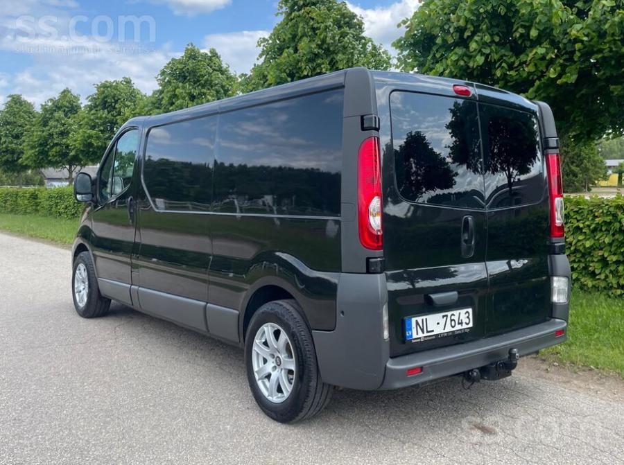 Black Opel Vivaro 2010 in Riga, with an engine capacity of 2.50 L and mileage of 281 thousand km for 4600 €, photo 3 on AUTOMOTO.COM.LV