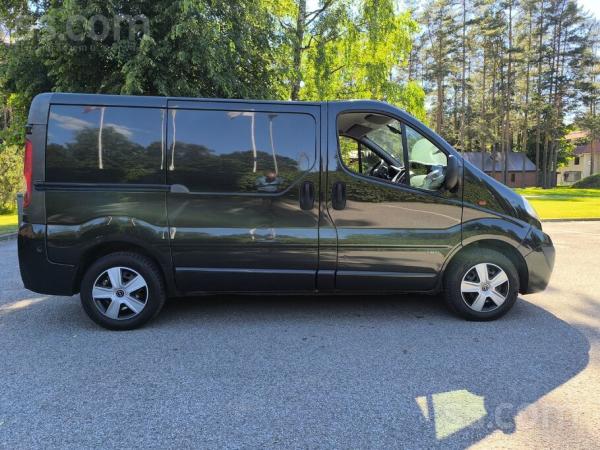 Black Opel Vivaro 2010 in Valmiera, with an engine capacity of 2.00 L and mileage of 277 thousand km for 5550 €, photo 6 on AUTOMOTO.COM.LV