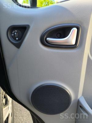 Melns Opel Vivaro 2010 Valmiera, ar dzinēja tilpumu 2.00 L un nobraukumu 277 tūkst. km par 5550 €, foto 19 vietnē AUTOMOTO.COM.LV