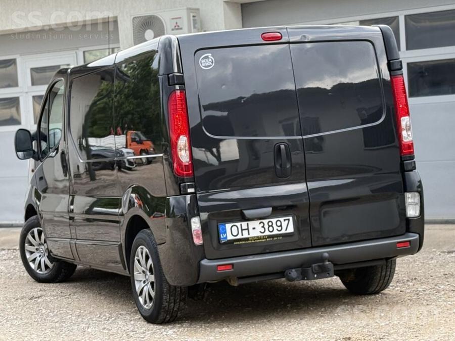 Melns Opel Vivaro 2010 Tukums, ar dzinēja tilpumu 2.00 L un nobraukumu 311 tūkst. km par 5000 €, foto 4 vietnē AUTOMOTO.COM.LV