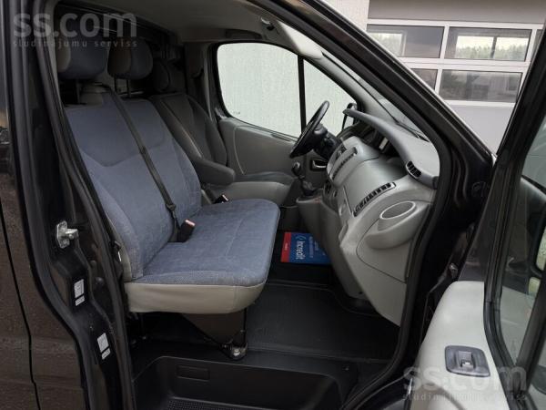 Black Opel Vivaro 2010 in Tukums, with an engine capacity of 2.00 L and mileage of 311 thousand km for 5000 €, photo 6 on AUTOMOTO.COM.LV