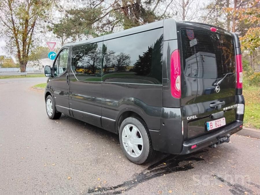 Черный Опель Виваро 2010 в Рига, объемом двигателя 2.50 л и пробегом 290 тыс. км за 10850 €, фото 4 на AUTOMOTO.COM.LV
