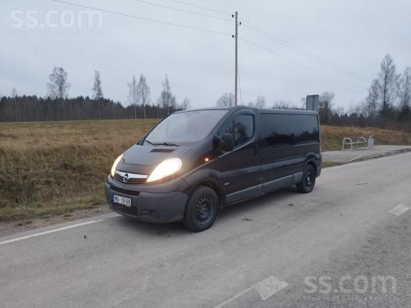 Melns Opel Vivaro 2011 Rīga, ar dzinēja tilpumu 2.00 L un nobraukumu 376 tūkst. km par 7000 €, foto 1 vietnē AUTOMOTO.COM.LV