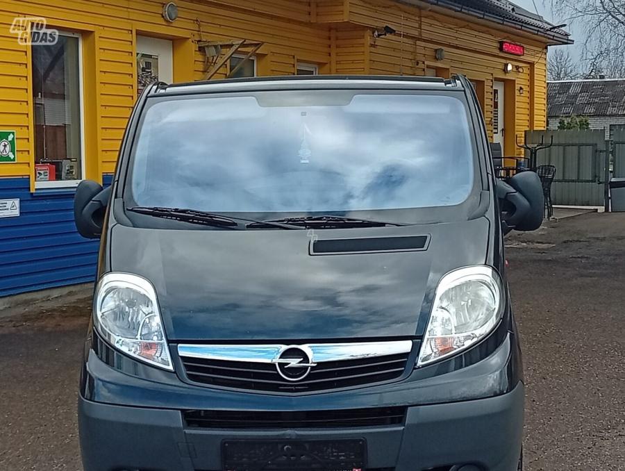 Black Opel Vivaro 2011 in Vilnius, with an engine capacity of 2.50 L and mileage of 280 thousand km for 6750 €, photo 4 on AUTOMOTO.COM.LV