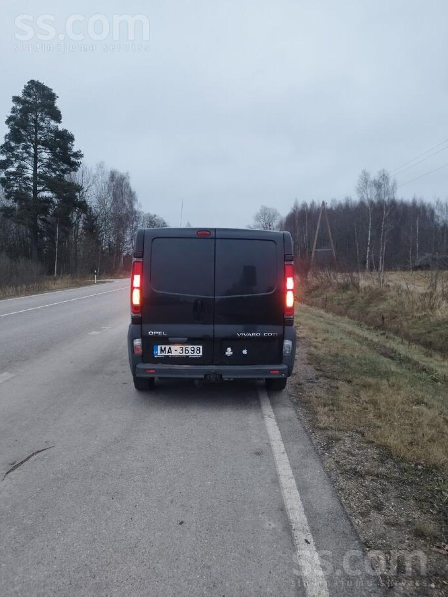 Melns Opel Vivaro 2011 Jēkabpils, ar dzinēja tilpumu 2.00 L un nobraukumu 382 tūkst. km par 6000 €, foto 6 vietnē AUTOMOTO.COM.LV