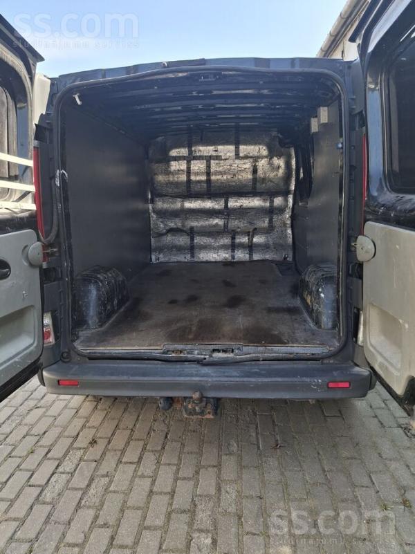 Melns Opel Vivaro 2011 Rīga, ar dzinēja tilpumu 2.00 L un nobraukumu 285 tūkst. km par 3590 €, foto 7 vietnē AUTOMOTO.COM.LV