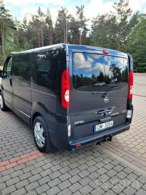Black Opel Vivaro 2011 in Ventspils, with an engine capacity of 2.50 L and mileage of 291 thousand km for 11500 €, photo 8 on AUTOMOTO.COM.LV
