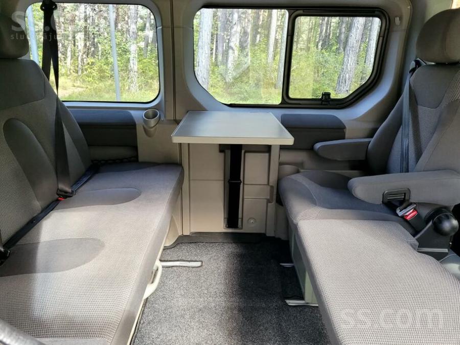 Black Opel Vivaro 2011 in Ventspils, with an engine capacity of 2.50 L and mileage of 291 thousand km for 11500 €, photo 12 on AUTOMOTO.COM.LV