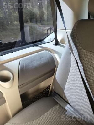 Black Opel Vivaro 2011 in Ventspils, with an engine capacity of 2.50 L and mileage of 291 thousand km for 11500 €, photo 18 on AUTOMOTO.COM.LV