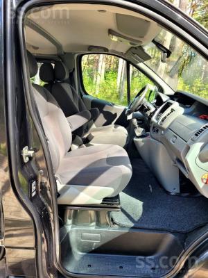 Black Opel Vivaro 2011 in Ventspils, with an engine capacity of 2.50 L and mileage of 291 thousand km for 11500 €, photo 21 on AUTOMOTO.COM.LV