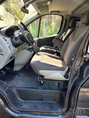 Black Opel Vivaro 2011 in Ventspils, with an engine capacity of 2.50 L and mileage of 291 thousand km for 11500 €, photo 22 on AUTOMOTO.COM.LV