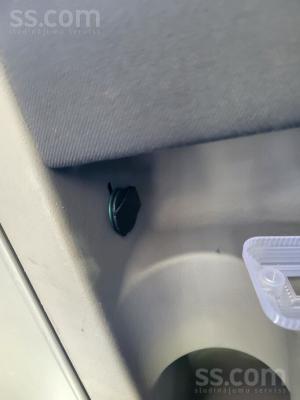 Black Opel Vivaro 2011 in Ventspils, with an engine capacity of 2.50 L and mileage of 291 thousand km for 11500 €, photo 25 on AUTOMOTO.COM.LV