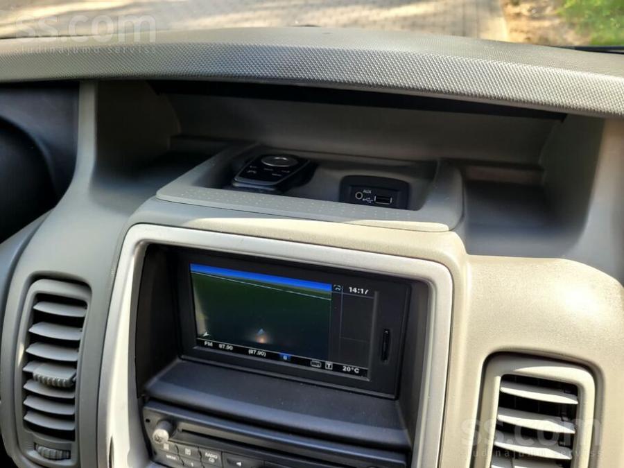 Black Opel Vivaro 2011 in Ventspils, with an engine capacity of 2.50 L and mileage of 291 thousand km for 11500 €, photo 26 on AUTOMOTO.COM.LV
