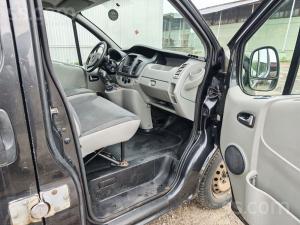 Black Opel Vivaro 2012 in Riga, with an engine capacity of 2.00 L and mileage of 290 thousand km for 4950 €, photo 7 on AUTOMOTO.COM.LV