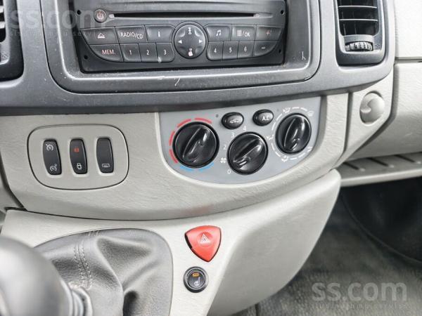 Melns Opel Vivaro 2012 Rīga, ar dzinēja tilpumu 2.00 L un nobraukumu 290 tūkst. km par 4950 €, foto 8 vietnē AUTOMOTO.COM.LV