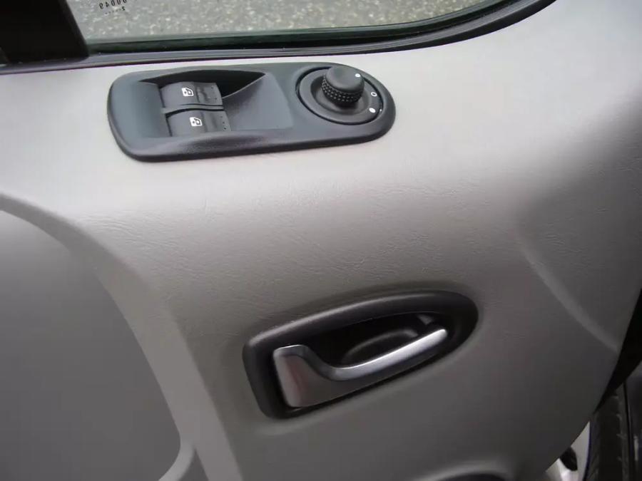 Melns Opel Vivaro 2012 Sigulda, ar dzinēja tilpumu 2.00 L un nobraukumu 250 tūkst. km par 11950 €, foto 20 vietnē AUTOMOTO.COM.LV