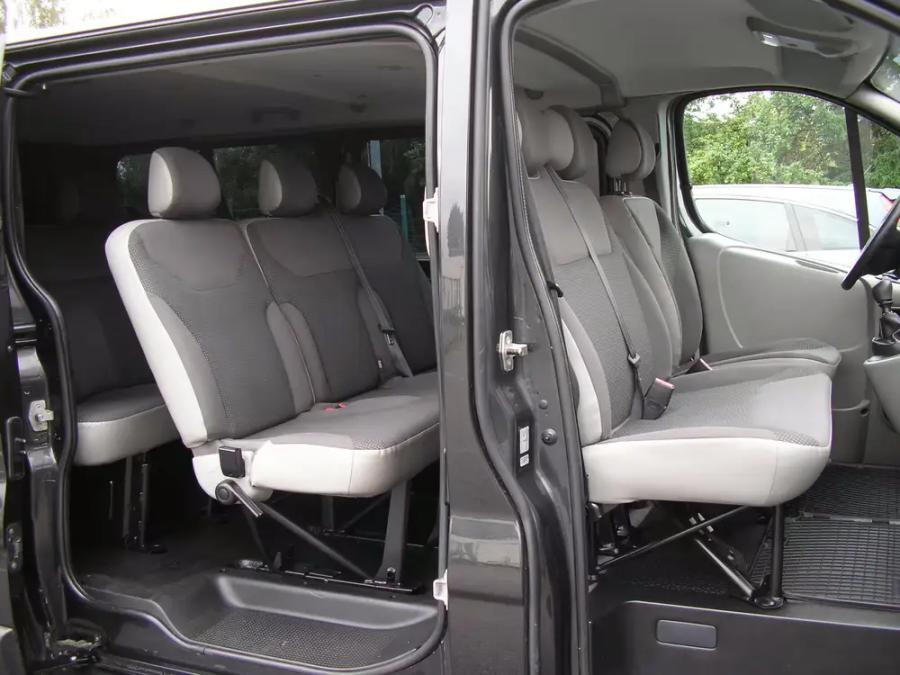 Melns Opel Vivaro 2012 Sigulda, ar dzinēja tilpumu 2.00 L un nobraukumu 250 tūkst. km par 11950 €, foto 26 vietnē AUTOMOTO.COM.LV