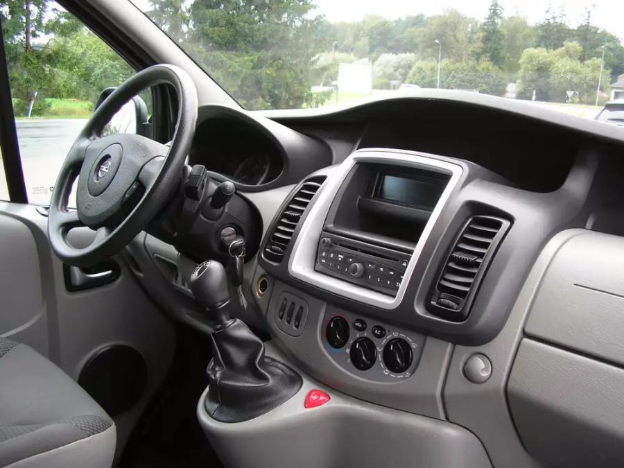 Melns Opel Vivaro 2012 Sigulda, ar dzinēja tilpumu 2.00 L un nobraukumu 250 tūkst. km par 11950 €, foto 28 vietnē AUTOMOTO.COM.LV
