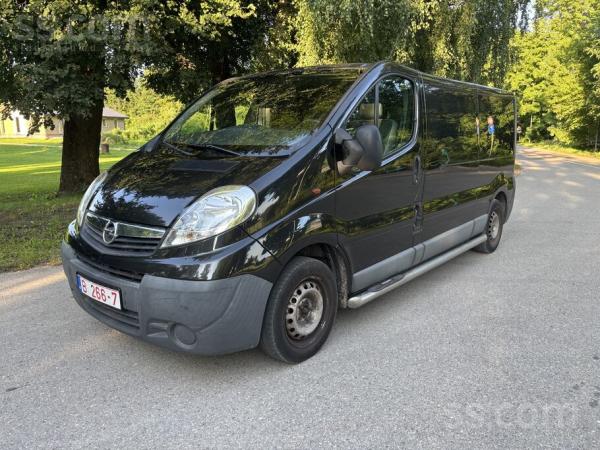 Black Opel Vivaro 2012 in Ogre, with an engine capacity of 2.00 L and mileage of 233 thousand km for 4890 €, photo 3 on AUTOMOTO.COM.LV