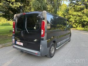 Black Opel Vivaro 2012 in Ogre, with an engine capacity of 2.00 L and mileage of 233 thousand km for 4890 €, photo 7 on AUTOMOTO.COM.LV