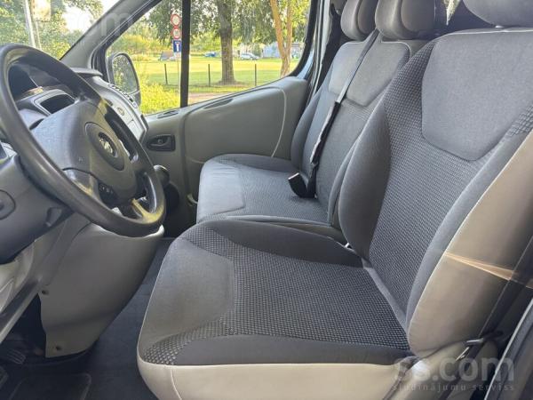 Black Opel Vivaro 2012 in Ogre, with an engine capacity of 2.00 L and mileage of 233 thousand km for 4890 €, photo 10 on AUTOMOTO.COM.LV