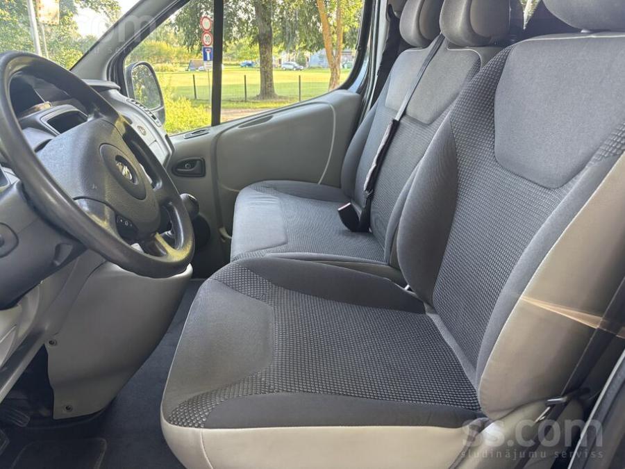 Black Opel Vivaro 2012 in Ogre, with an engine capacity of 2.00 L and mileage of 233 thousand km for 4890 €, photo 11 on AUTOMOTO.COM.LV