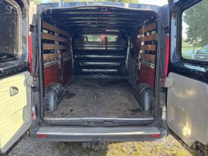 Black Opel Vivaro 2012 in Ogre, with an engine capacity of 2.00 L and mileage of 233 thousand km for 4890 €, photo 15 on AUTOMOTO.COM.LV
