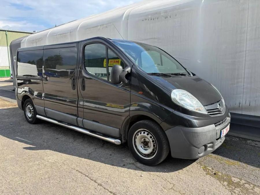 Melns Opel Vivaro 2012 Ogre, ar dzinēja tilpumu 2.00 L un nobraukumu 232 tūkst. km par 5250 €, foto 4 vietnē AUTOMOTO.COM.LV