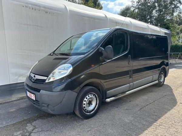 Black Opel Vivaro 2012 in Ogre, with an engine capacity of 2.00 L and mileage of 232 thousand km for 5250 €, photo 4 on AUTOMOTO.COM.LV