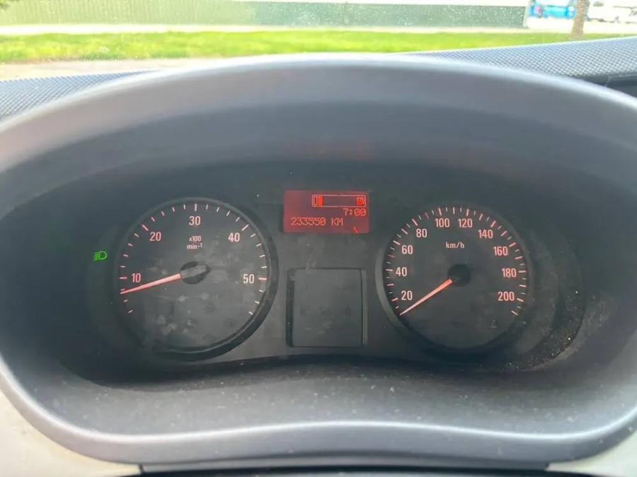 Melns Opel Vivaro 2012 Ogre, ar dzinēja tilpumu 2.00 L un nobraukumu 232 tūkst. km par 5250 €, foto 9 vietnē AUTOMOTO.COM.LV