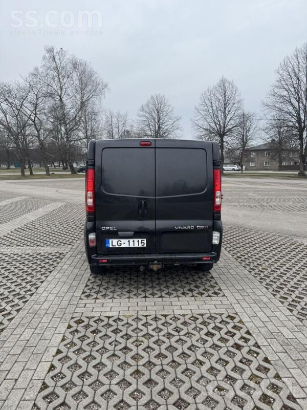 Opel Vivaro 2012 Ventspils vietnē Melns Opel Vivaro 2012 Ventspils, ar dzinēja tilpumu 2.00 L un nobraukumu 351 tūkst. km par 4600 €, foto 3 vietnē AUTOMOTO.COM.LV