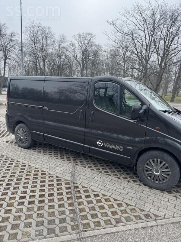Opel Vivaro 2012 Ventspils vietnē Melns Opel Vivaro 2012 Ventspils, ar dzinēja tilpumu 2.00 L un nobraukumu 351 tūkst. km par 4600 €, foto 4 vietnē AUTOMOTO.COM.LV