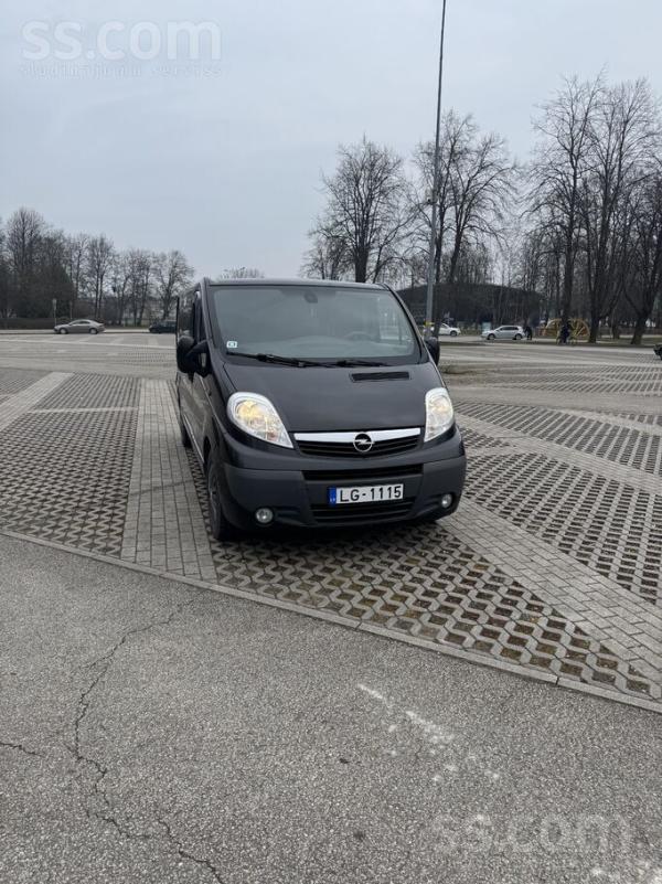 Opel Vivaro 2012 Ventspils vietnē Melns Opel Vivaro 2012 Ventspils, ar dzinēja tilpumu 2.00 L un nobraukumu 351 tūkst. km par 4600 €, foto 5 vietnē AUTOMOTO.COM.LV