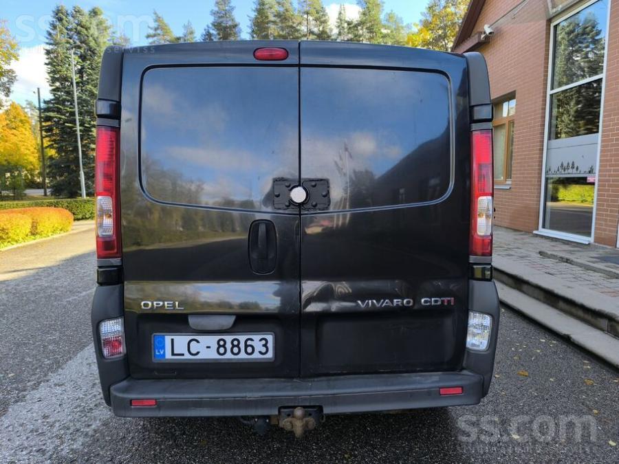 Черный Опель Виваро 2012 в Валмиера, объемом двигателя 2.00 л и пробегом 290 тыс. км за 6250 €, фото 8 на AUTOMOTO.COM.LV