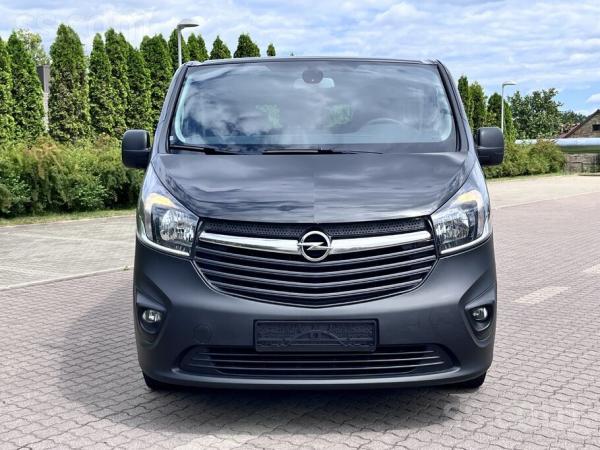 Black Opel Vivaro 2015 in Jelgava, with an engine capacity of 1.60 L and mileage of 213 thousand km for 12590 €, photo 2 on AUTOMOTO.COM.LV