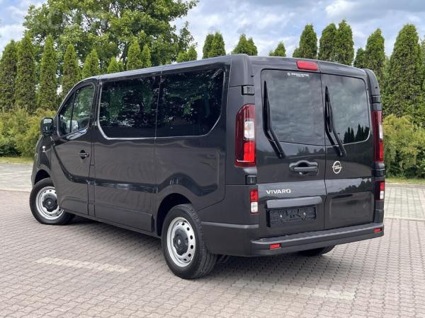Black Opel Vivaro 2015 in Jelgava, with an engine capacity of 1.60 L and mileage of 213 thousand km for 12590 €, photo 4 on AUTOMOTO.COM.LV