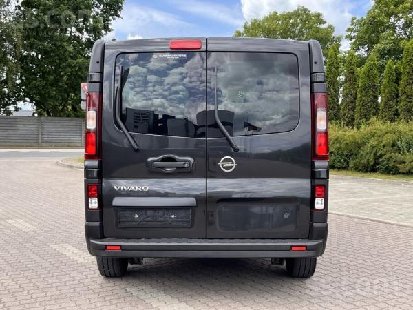 Black Opel Vivaro 2015 in Jelgava, with an engine capacity of 1.60 L and mileage of 213 thousand km for 12590 €, photo 5 on AUTOMOTO.COM.LV