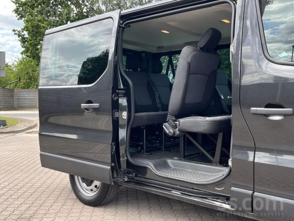 Black Opel Vivaro 2015 in Jelgava, with an engine capacity of 1.60 L and mileage of 213 thousand km for 12590 €, photo 9 on AUTOMOTO.COM.LV