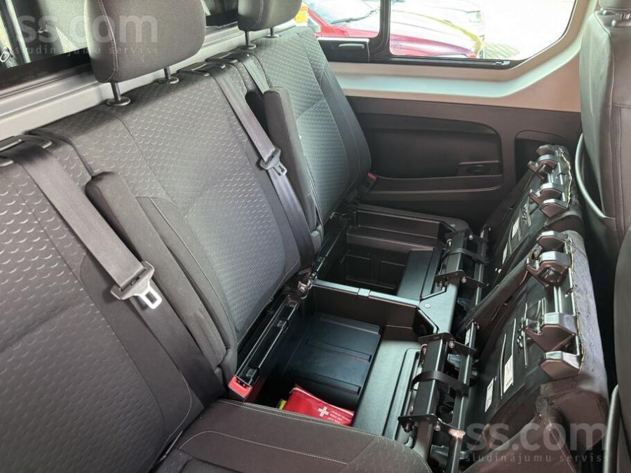 Black Opel Vivaro 2015 in Talsi, with an engine capacity of 1.60 L and mileage of 0 thousand km for 9995 €, photo 13 on AUTOMOTO.COM.LV