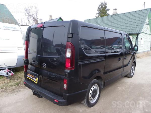 Black Opel Vivaro 2015 in Valka, with an engine capacity of 1.60 L and mileage of 179 thousand km for 7500 €, photo 5 on AUTOMOTO.COM.LV