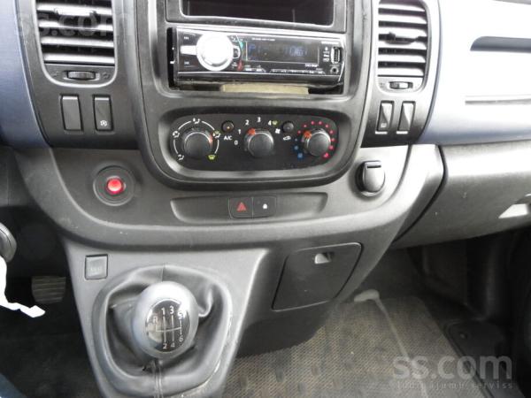 Black Opel Vivaro 2015 in Valka, with an engine capacity of 1.60 L and mileage of 179 thousand km for 7500 €, photo 10 on AUTOMOTO.COM.LV