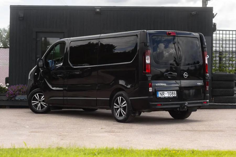Melns Opel Vivaro 2015 Jelgava, ar dzinēja tilpumu 1.60 L un nobraukumu 298 tūkst. km par 10000 €, foto 5 vietnē AUTOMOTO.COM.LV