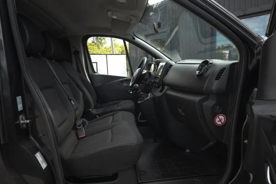 Melns Opel Vivaro 2015 Jelgava, ar dzinēja tilpumu 1.60 L un nobraukumu 298 tūkst. km par 10000 €, foto 8 vietnē AUTOMOTO.COM.LV