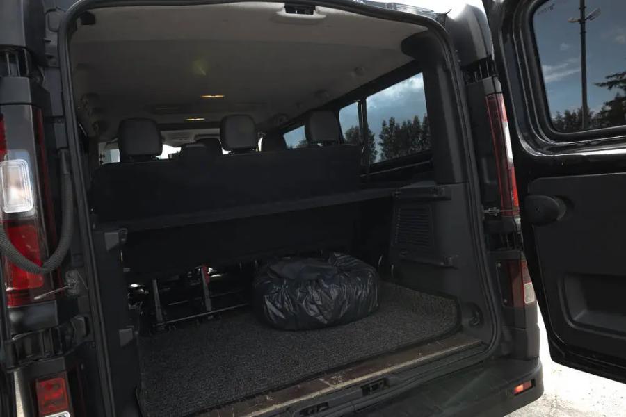 Melns Opel Vivaro 2015 Jelgava, ar dzinēja tilpumu 1.60 L un nobraukumu 298 tūkst. km par 10000 €, foto 13 vietnē AUTOMOTO.COM.LV