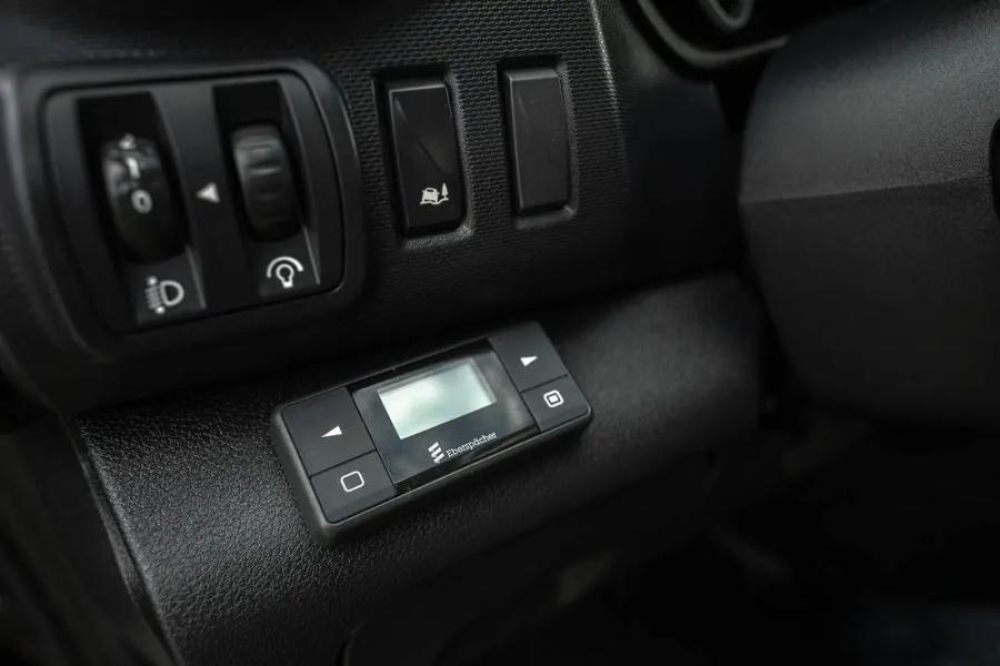 Melns Opel Vivaro 2015 Jelgava, ar dzinēja tilpumu 1.60 L un nobraukumu 298 tūkst. km par 10000 €, foto 14 vietnē AUTOMOTO.COM.LV