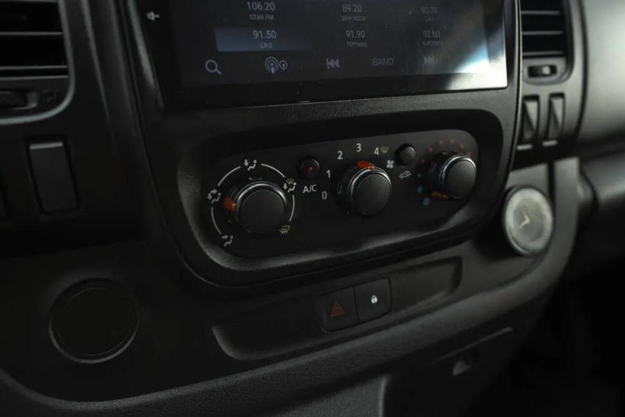 Melns Opel Vivaro 2015 Jelgava, ar dzinēja tilpumu 1.60 L un nobraukumu 298 tūkst. km par 10000 €, foto 18 vietnē AUTOMOTO.COM.LV