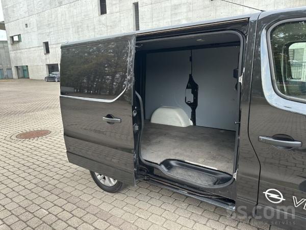 Черный Опель Виваро 2016 в Елгава, объемом двигателя 1.60 л и пробегом 258 тыс. км за 6350 €, фото 10 на AUTOMOTO.COM.LV