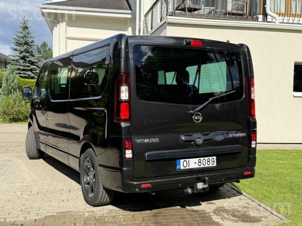 Black Opel Vivaro 2017 in Riga, with an engine capacity of 1.60 L and mileage of 130 thousand km for 15800 €, photo 4 on AUTOMOTO.COM.LV